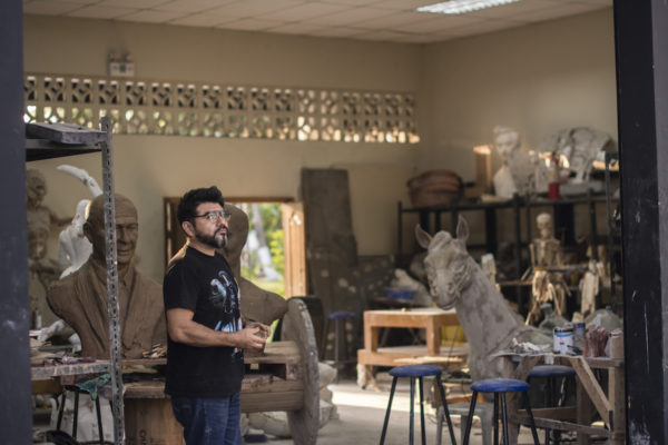 Tony Balseca, el artista preso por mostrar un afiche - La Barra Espaciadora